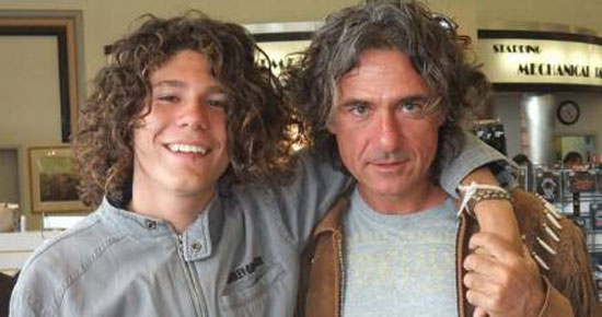 Le Iene: Andrea, il ragazzo autistico, e suo padre Franco hanno ...